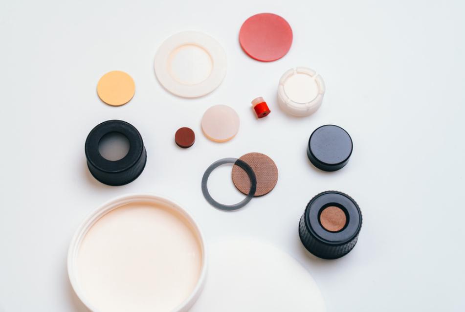 High-Performance Specialty Closures | Saint-Gobain